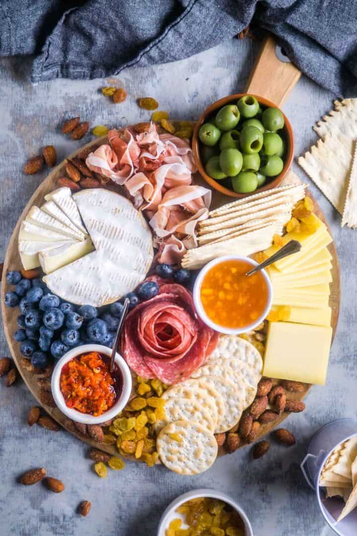How To Make a Simple Charcuterie Board - The Kitchen Girl